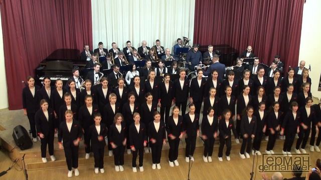 Марш весёлых ребят (Легко на сердце) -  Хор "ГЛОРИЯ" и оркестр п/у Павла Смирнова