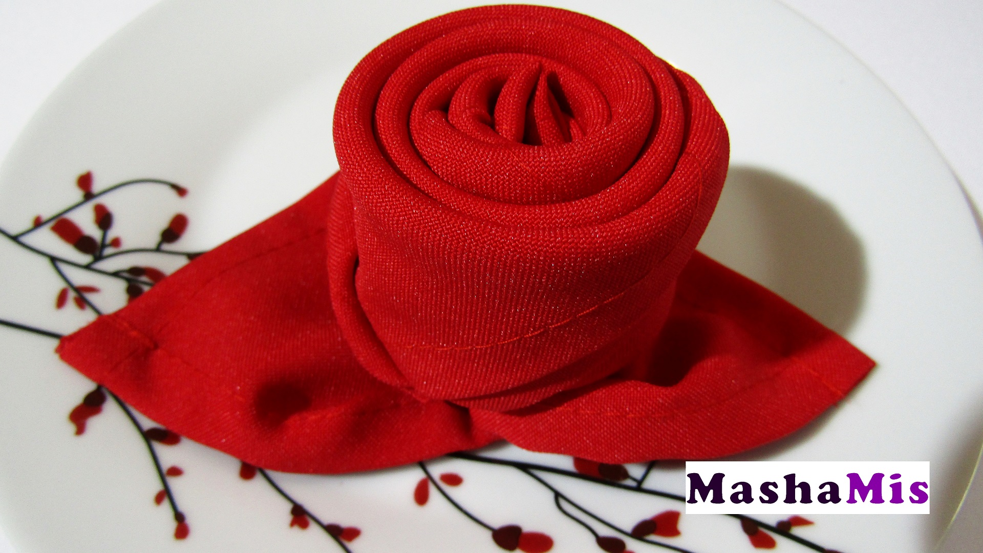 Как сложить салфетки на стол Роза.mp4