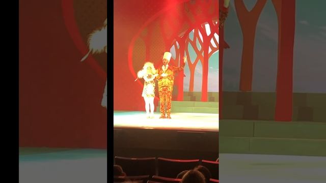 Мамука знакомит свою невесту Дусю с папой.