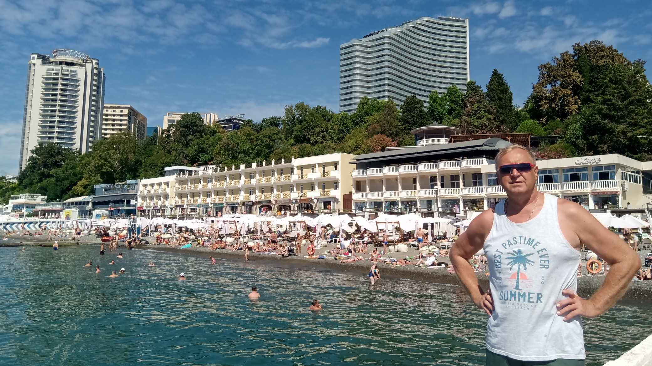 Россия. Сочи. Приморский пляж.