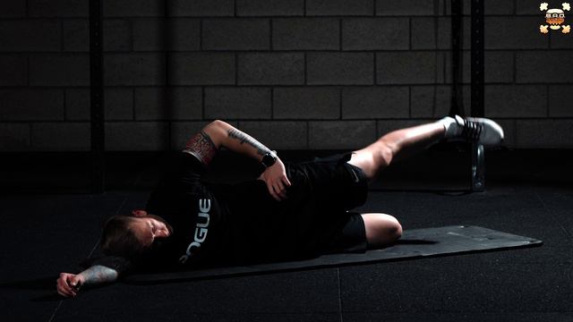 Отведение бедра лёжа на боку