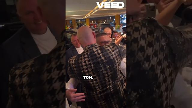 Фьюри – Усику: "Приводи себя в порядок!"