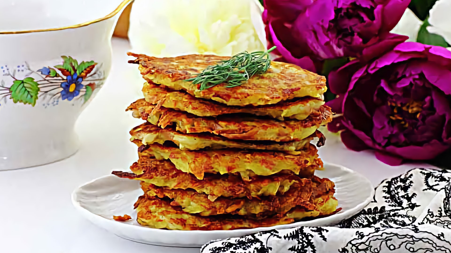 Драники с колбасой и сыром.  Рецепт вкусных картофельных оладьев с колбасой и сыром.