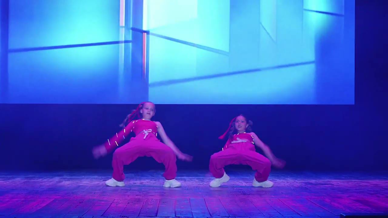 Дуэт «Потанцуем» - ДАНСЕР (авторская работа Гребенюк Настя+ Мишукова Пелагея)