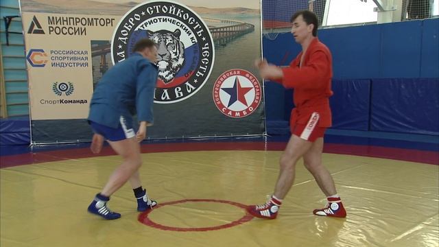 Самооборона самбо на СпортКоманде -  защита от захвата сзади от ЗМС Михаила Мартынова