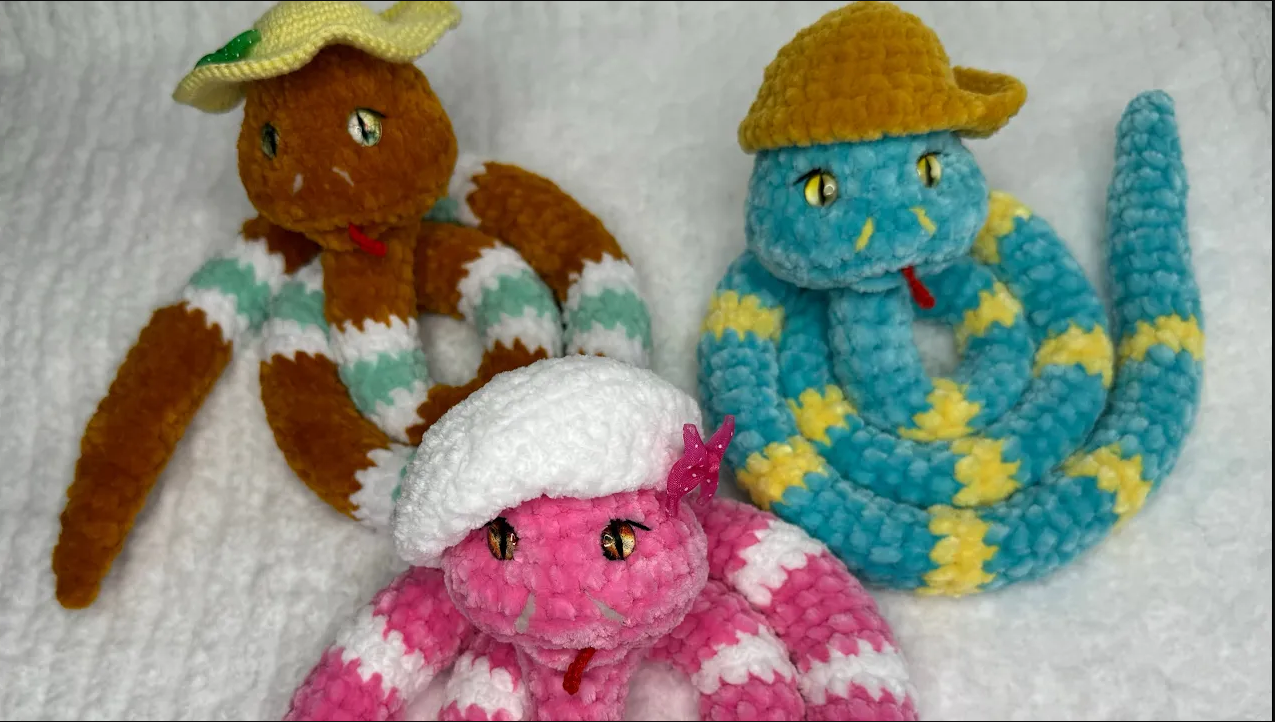 Мастер-класс на змейку _ Символ 2025_Вяжем вместе❤️_ #вязаныеигрушки #вяжуназаказ #мк