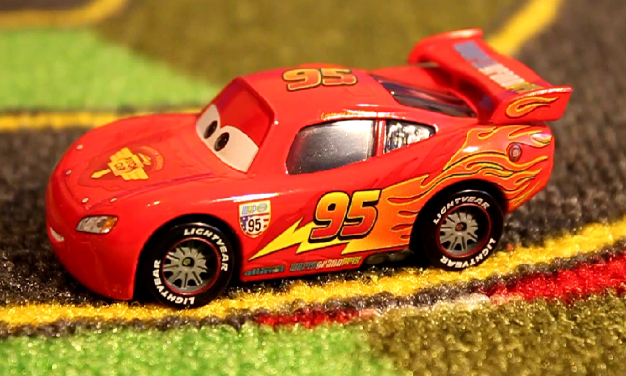 Тачки Молния Маквин против Хот Вилс Дрифт Мультики про Машинки