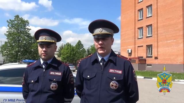 Сотрудники подмосковной Госавтоинспекции оказали помощь женщине, потерявшей сознание за рулем машины