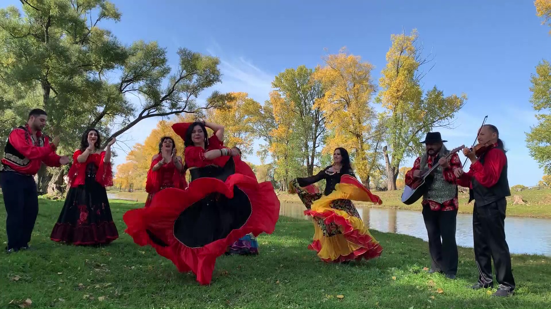 Про фольклор: Яркие краски Романо осени