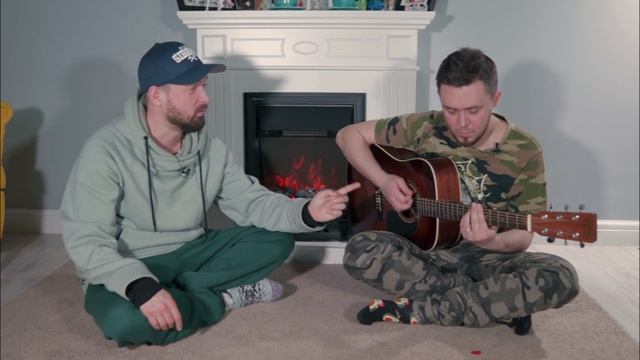 "ПЕСНИ У КОСТРА" Жиганет вас всех пчела. А Волокитин и Глеб Пикалов.