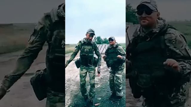 Бойцы танцуют Пусть этот день наступит с бодрым и лучезарным настроением