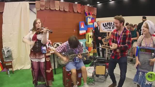 Alex hirsch & Wild wild village / Алекс Хирш пустился в пляс под кавер Гравити !