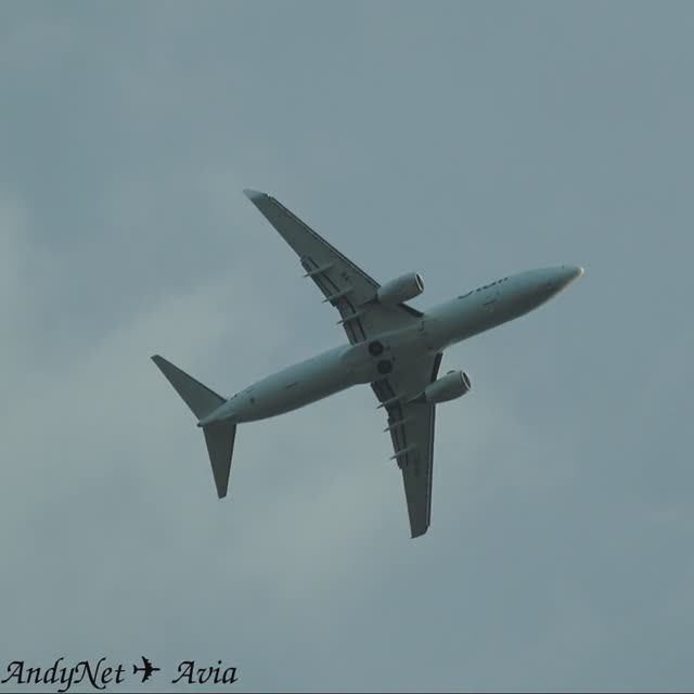 Boeing 737-84P ЮТэйр [RA-73145] в зоне подхода к Внуково 30.05.2024