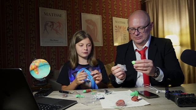 Белка и Орех. Как слепить из пластилина крокодила Гену?