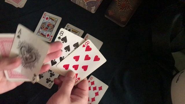 Король Бубновый и Дама Червовая! Его действия?  Что он чувствует?   Что ждать? Гадание онлайн