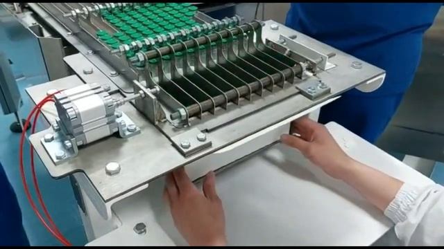 Машина групповой упаковки. На Российском рынке аналогов подобного оборудования нет.