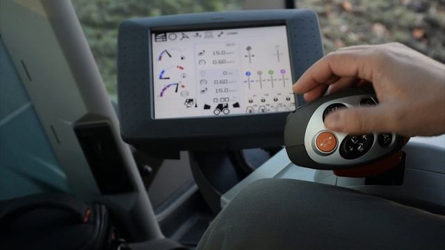 Обзор кабины трактора CLAAS XERION 5000, меню монитора CEBIS