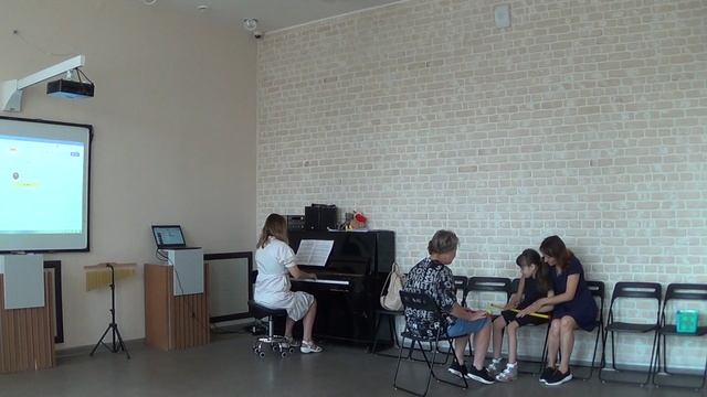 "Окно в мир творчества": упражнение с палкой