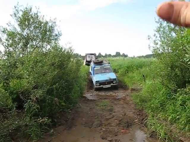 На двух Нивах через ручей туда обратно