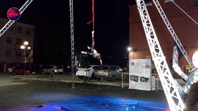 Черепашка-ниндзя. Выступление воздушных гимнастов.