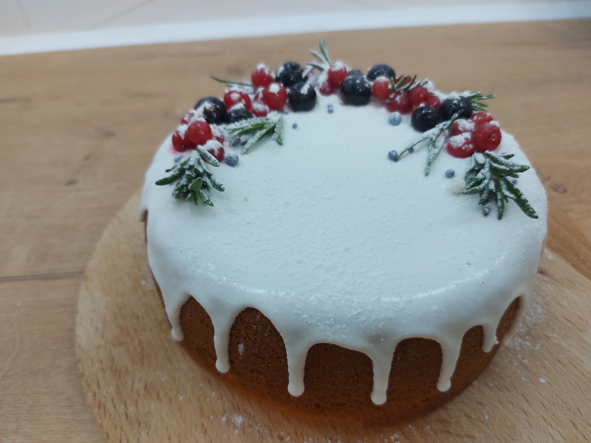 Кекс на новогодний стол. Просто смешайте эти продукты и восхитительный кекс готов.