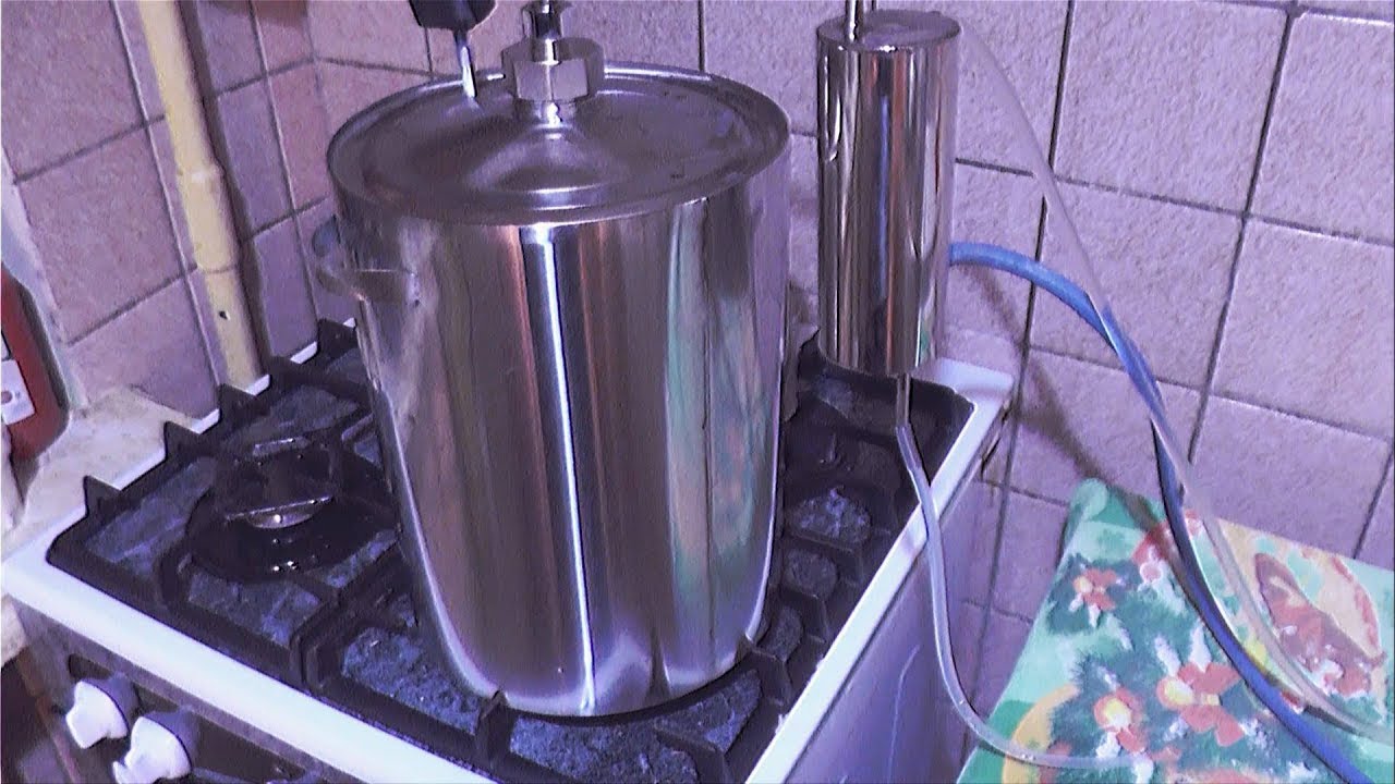 Самогонный аппарат Эконом в работе.