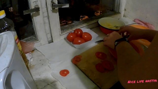 Быстрая еда//Вкусная закуска за 15 минут//Помидоры с сыром и чесноком