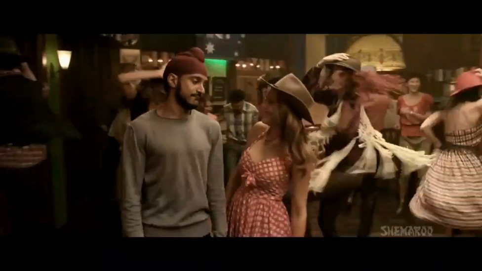 Веселая песня из фильма-Беги,Милка,беги.Индийское кино.Муз.фрагмент.