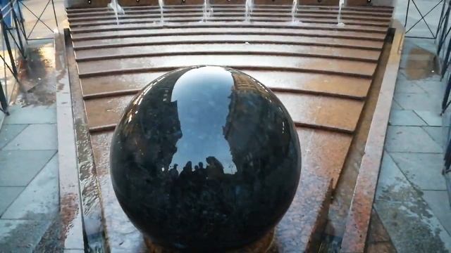 Фонтан "Шар", водные часы. Привет Нарьян-Мару! Гуляем с Кариной по Санкт-Петербургу.