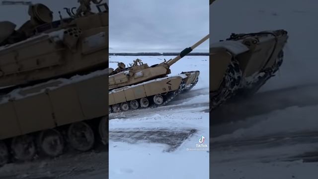 АБРАМС   они собрались с нами воевать.