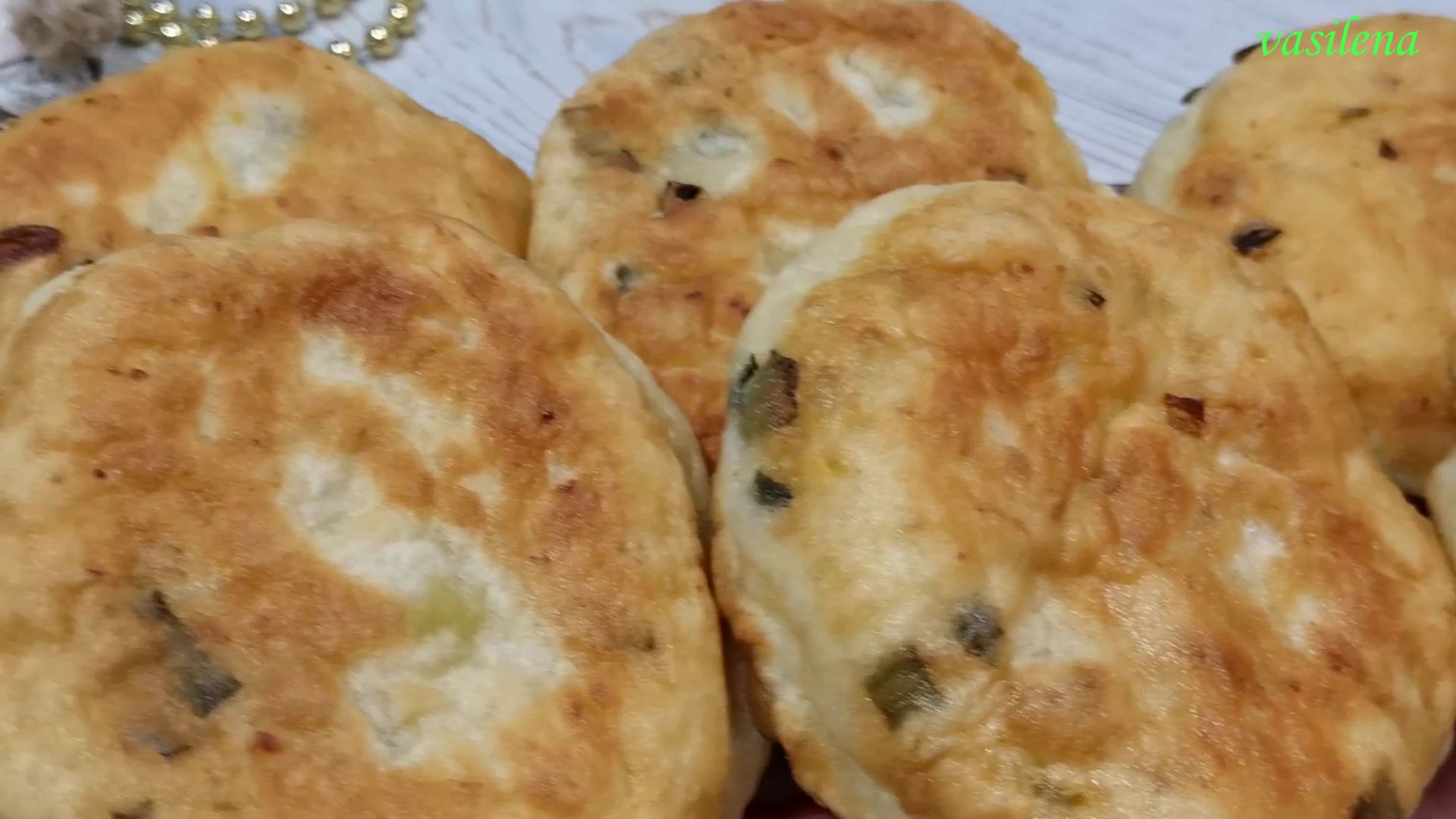 Великолепно и просто ! ПЫШНЫЕ КАРТОФЕЛЬНЫЕ ОЛАДУШКИ НА КЕФИРЕ.