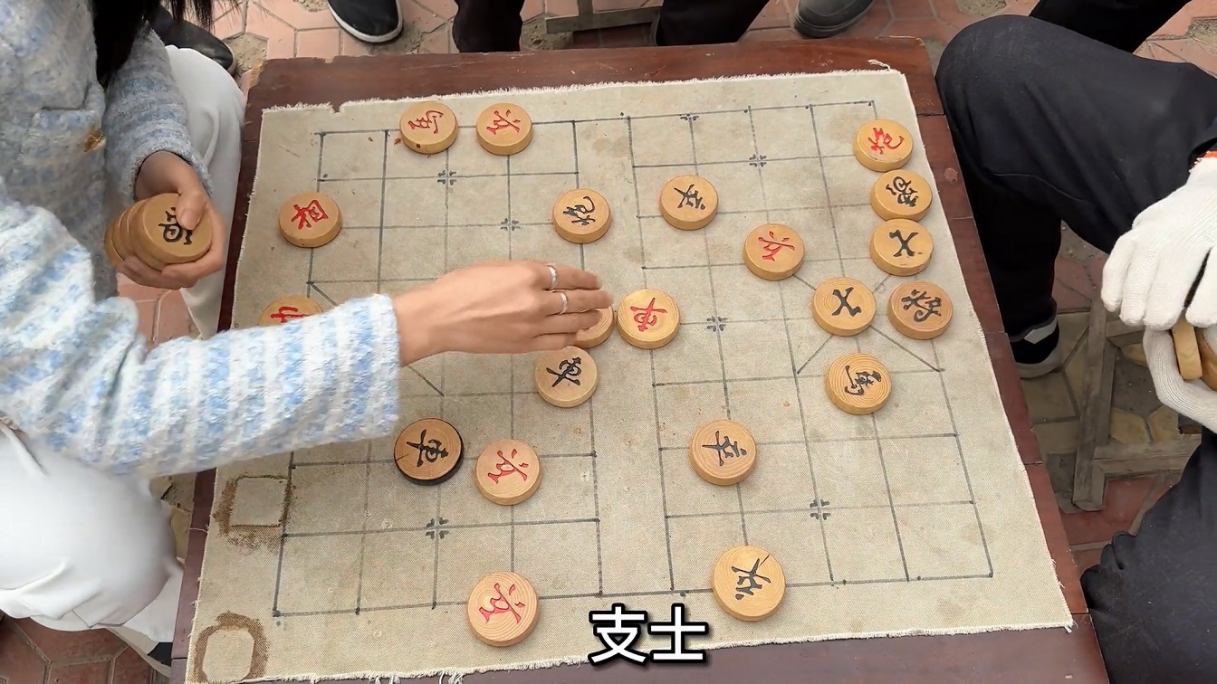 01. «Ван Тихаммер - Лучшая», потому что она всех мужчин обыгрывает в СЯНЦИ - китайские шахматы!