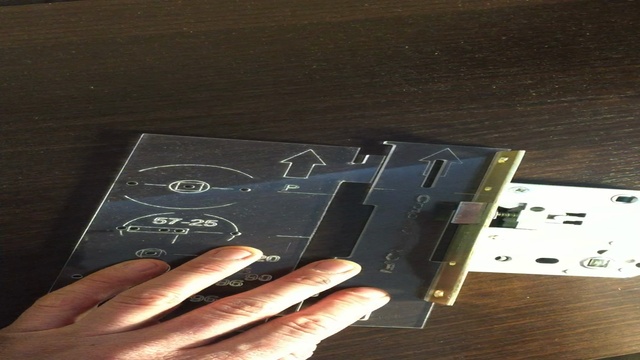 шаблон-разметка для дверных ручек