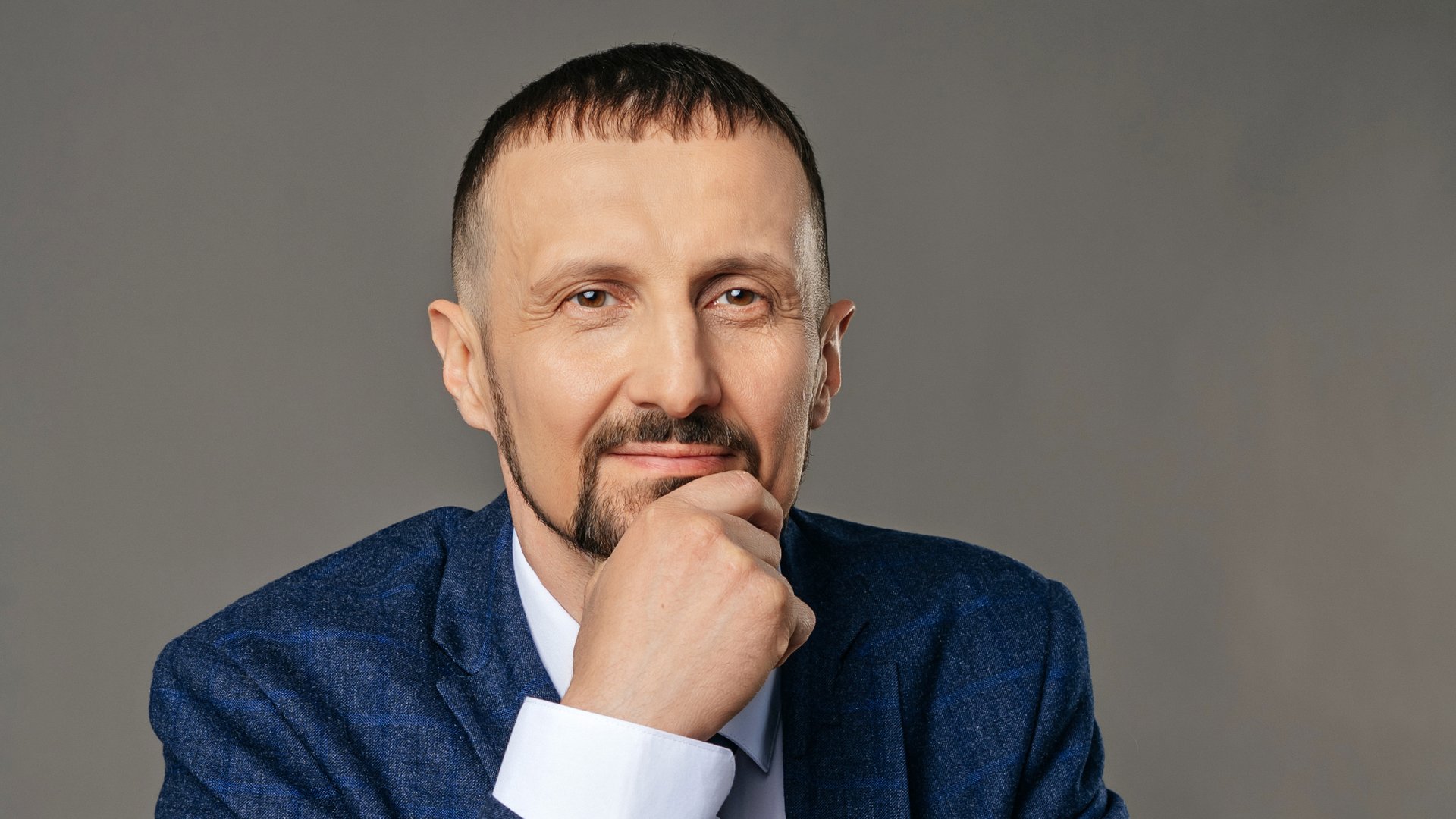 Дмитрий Никитин - руководитель студии натяжных потолков "Потолки Никитина" г. Кемерово