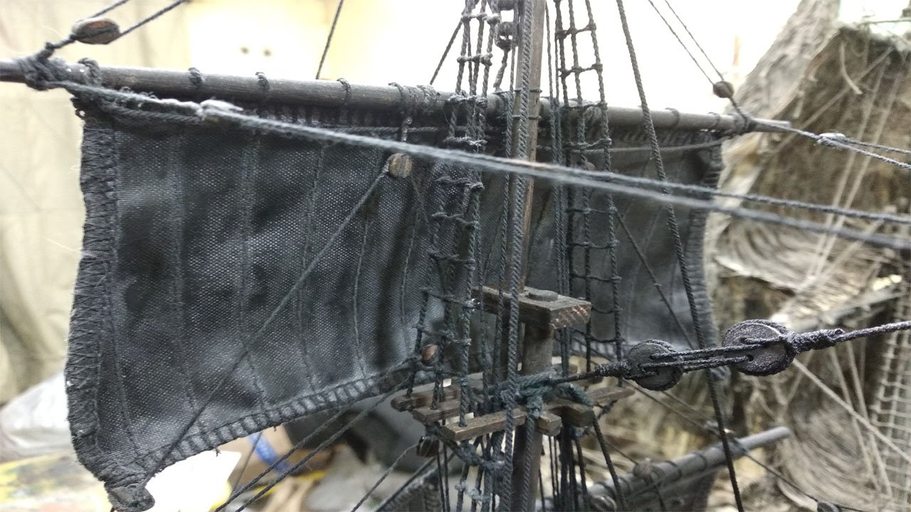 № 100 Сборка модели корабля черная жемчужина. Установка третьего паруса на первую мачту