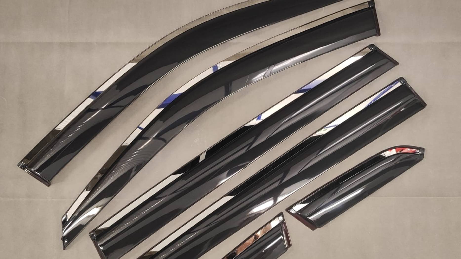 Дефлекторы 6 шт затемненные с хром полосой для Changan cs75 / cs75FL