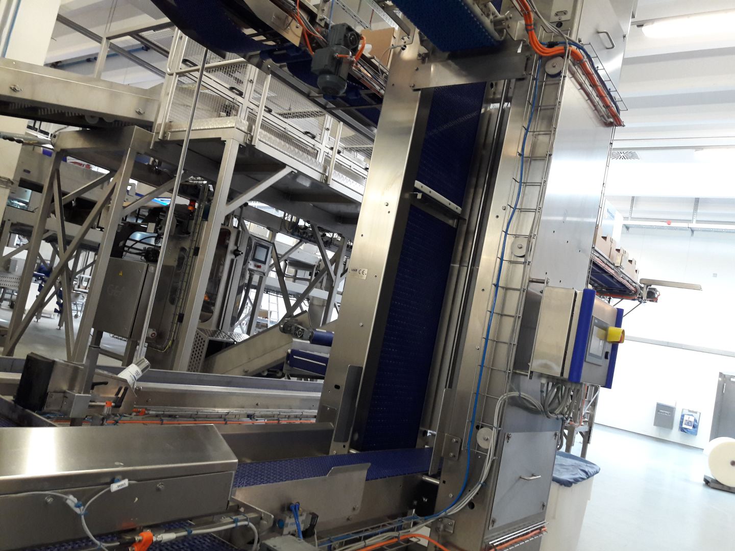 Вертикальный конвейер