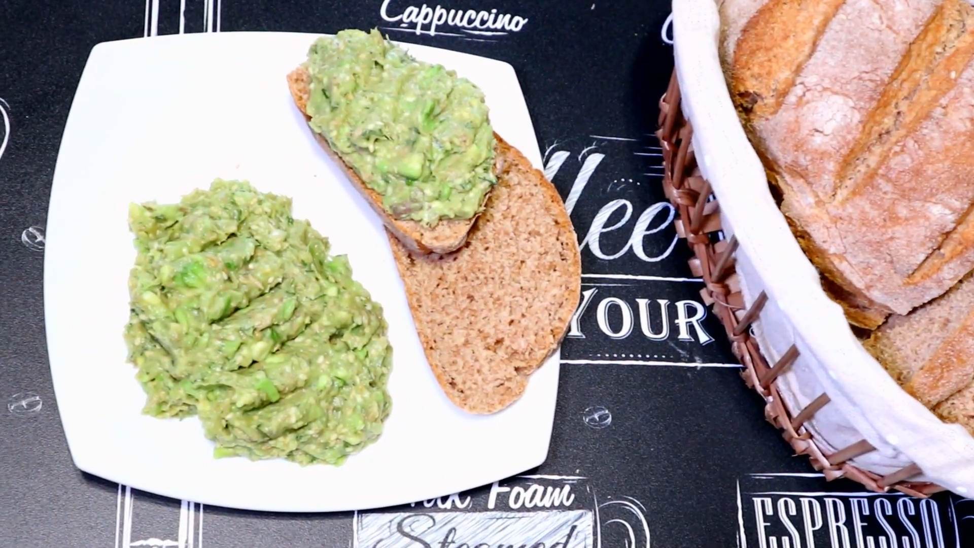 Вкуснейшая ПП закуска из авокадо, которая стала моим утренним фаворитом. Если завтрак, то только это