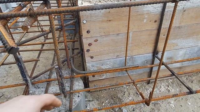 Новый фундамент для пристройки готов.