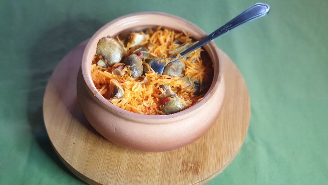 Салат с шампиньонами и морковью(остренький). Отличная закуска. Маринуется сутки в холодильнике.