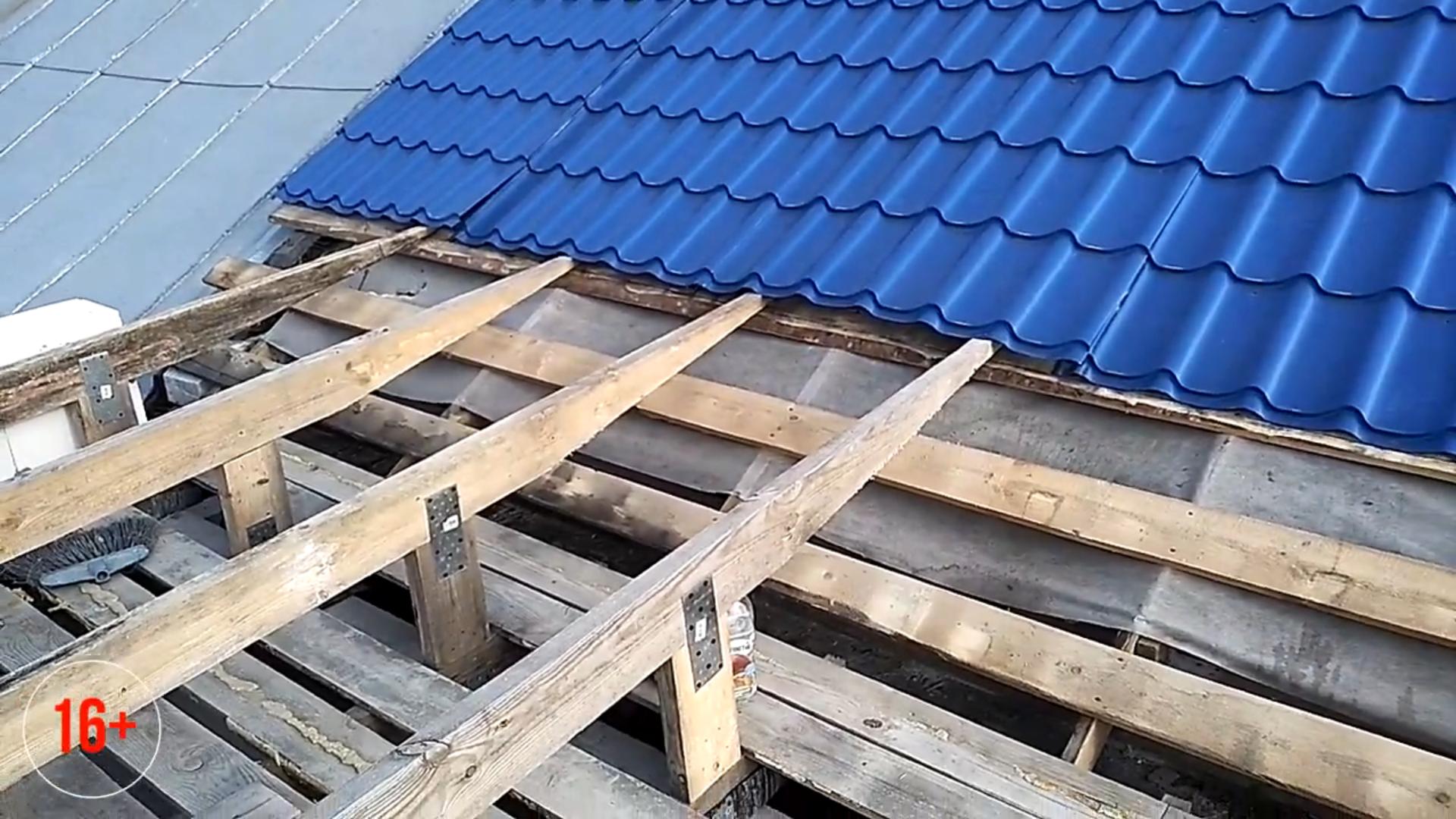 Обрезка газоблока фронтона. Обрешетка на часть стропил. Срезали крышу.