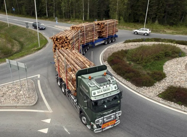 Что вытворяют эти водители - профессионалы, ассы высокого уровня. Это удивляет!