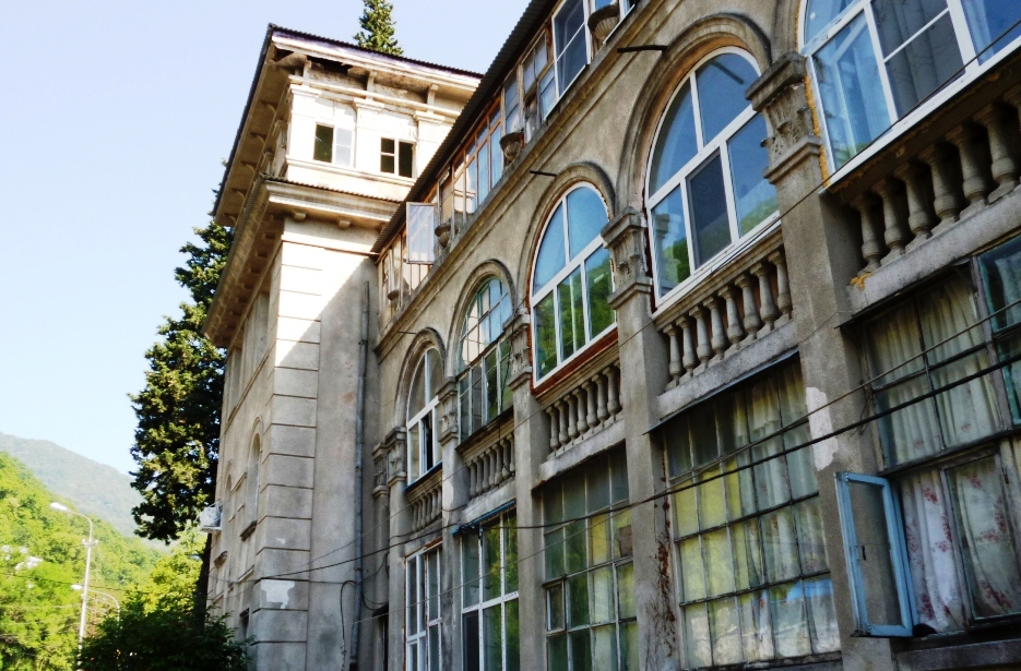 Старая Гагра - вид из автобуса по дороге с экскурсии