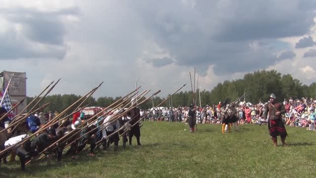 20180804 Битва при Молодях 2018. Показательные выступления военно-исторических клубов.mp4