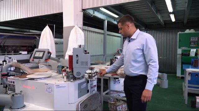 Криволинейный кромкооблицовочный станок HUAHUA  w4 (обзор)