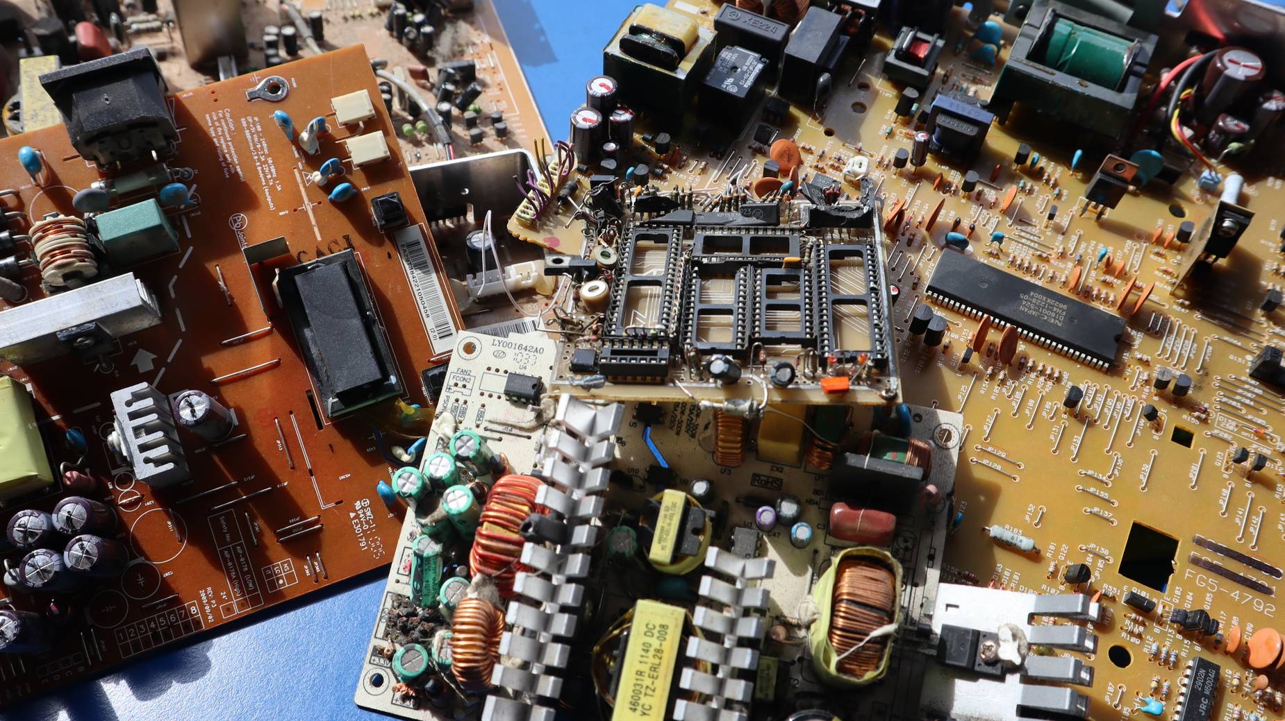 Что взять с импортных плат для аффинажа?