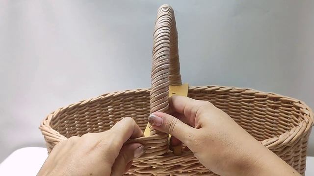 Корзина для пикника. Ручка с замком и сборка