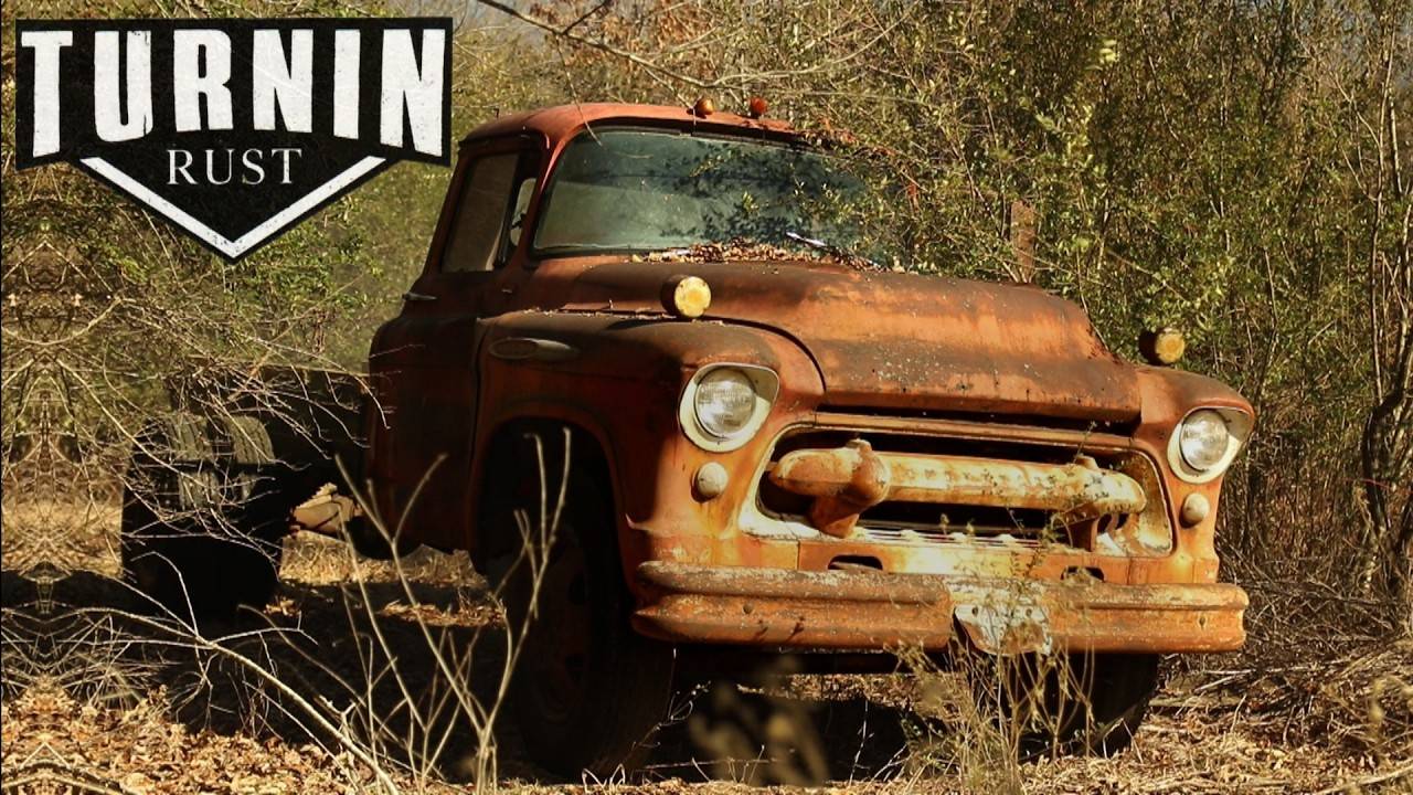 Turnin Rust "Заброшенные" грузовик Viking 1957г. спасен спустя 50 лет в лесу