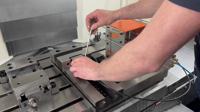 «Превращения» механических тисков в пневматические с помощь пневмогидропреобразователя (ПГП)