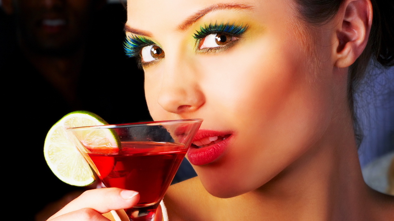 Коктейль " Женщина!". Автор неизвестен. Стихи о жизни.